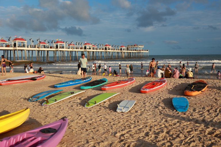 Cầu đi bộ ngắm biển Hamptons Pier Melia Hồ Tràm